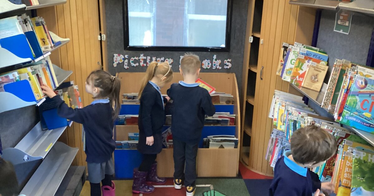 Library Bus Visit | Daven Primary School