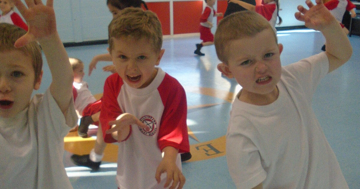 Dinosaur discovery in Reception Class | Gillibrand Primary School