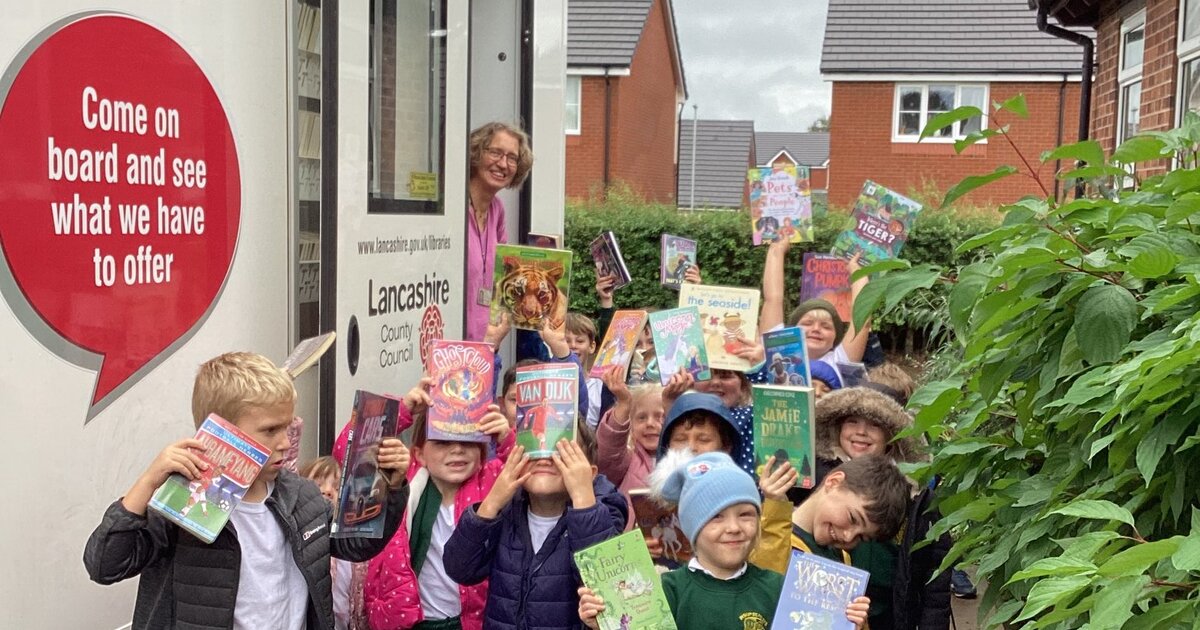 Library Van Time! | Inskip St Peter's C of E (Aided) Primary School