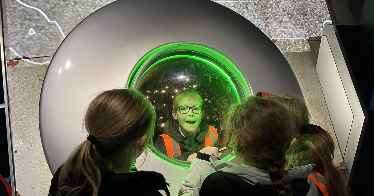 School trip to Jodrell Bank | Park Road Community Primary School