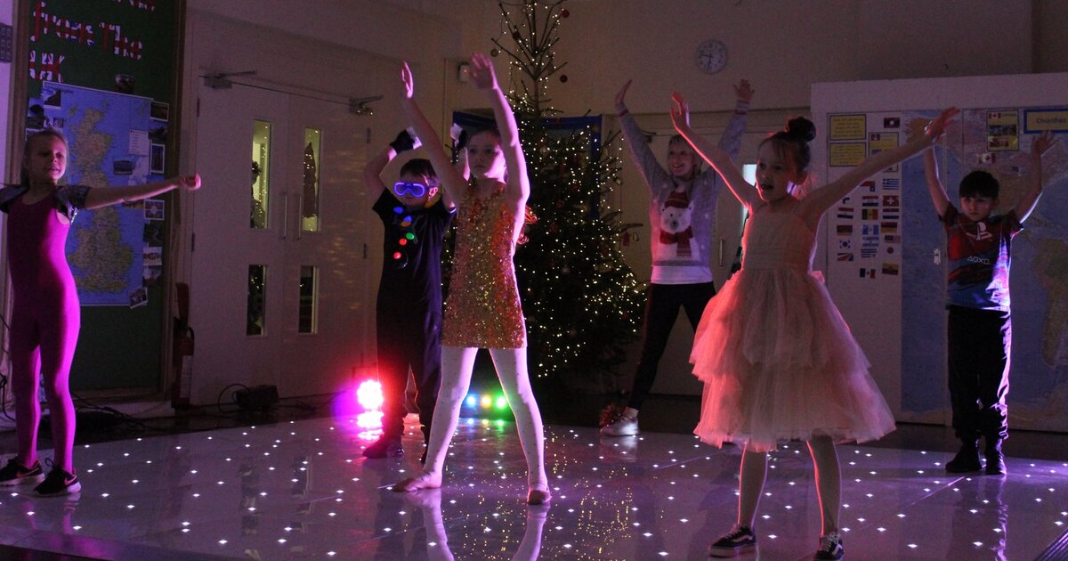 Magic Christmas Dance routine | Samlesbury CE Primary School