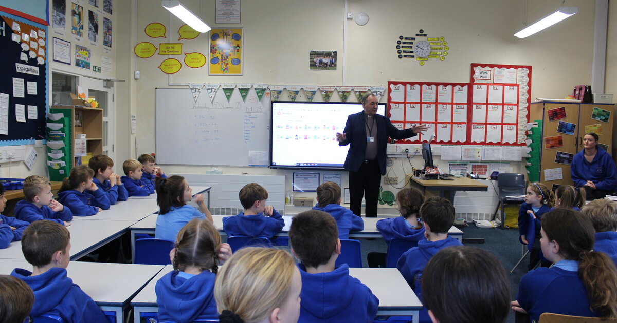 Archdeacon David visits school | Samlesbury CE Primary School