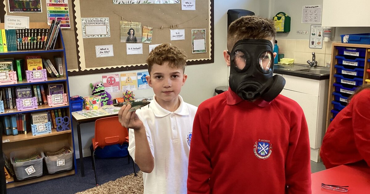 Exploring WW11 artefacts. | St. Andrew's CE Primary School