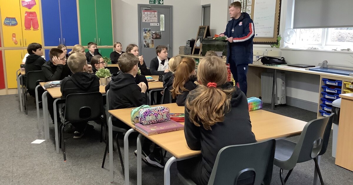 Playground leader training with Stoke FC today | St Mary's C.E. Primary ...